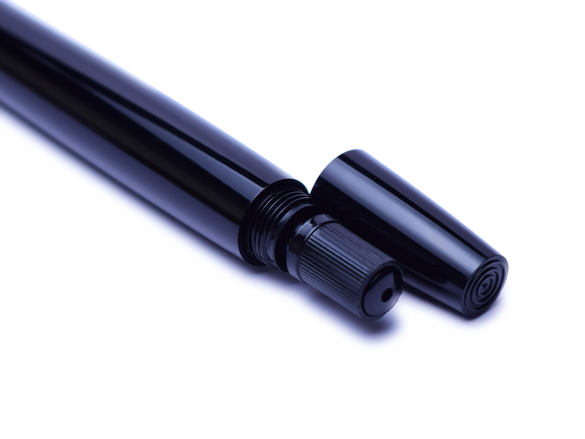 Stunning 1960’s Senator 140 Black Resin Super Flexible 14K EF ...