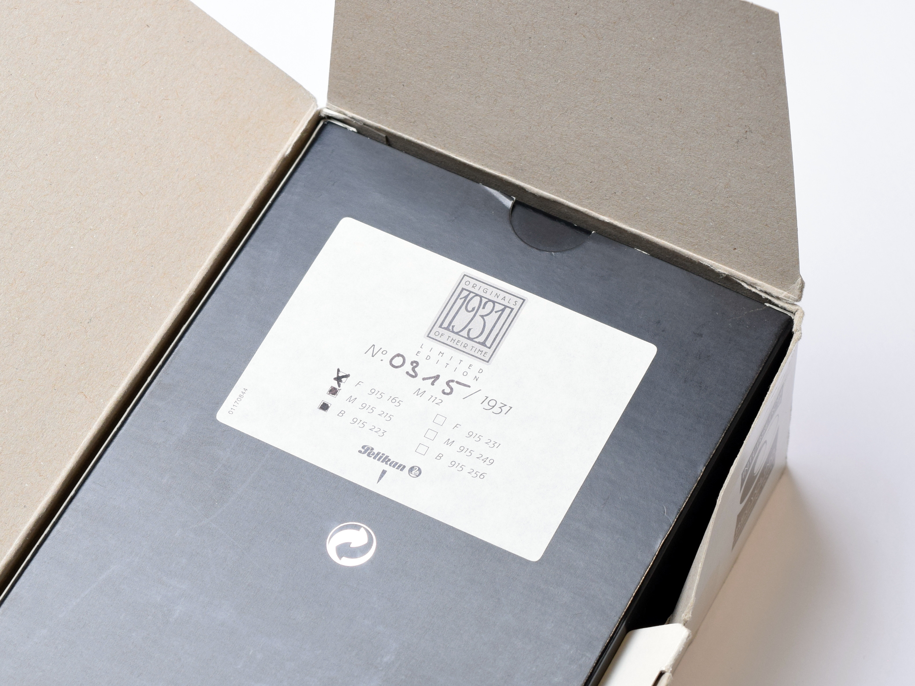 Stunning Limited Edition 315/1931 Year 2000 NOS Never Used Pelikan M112 ...