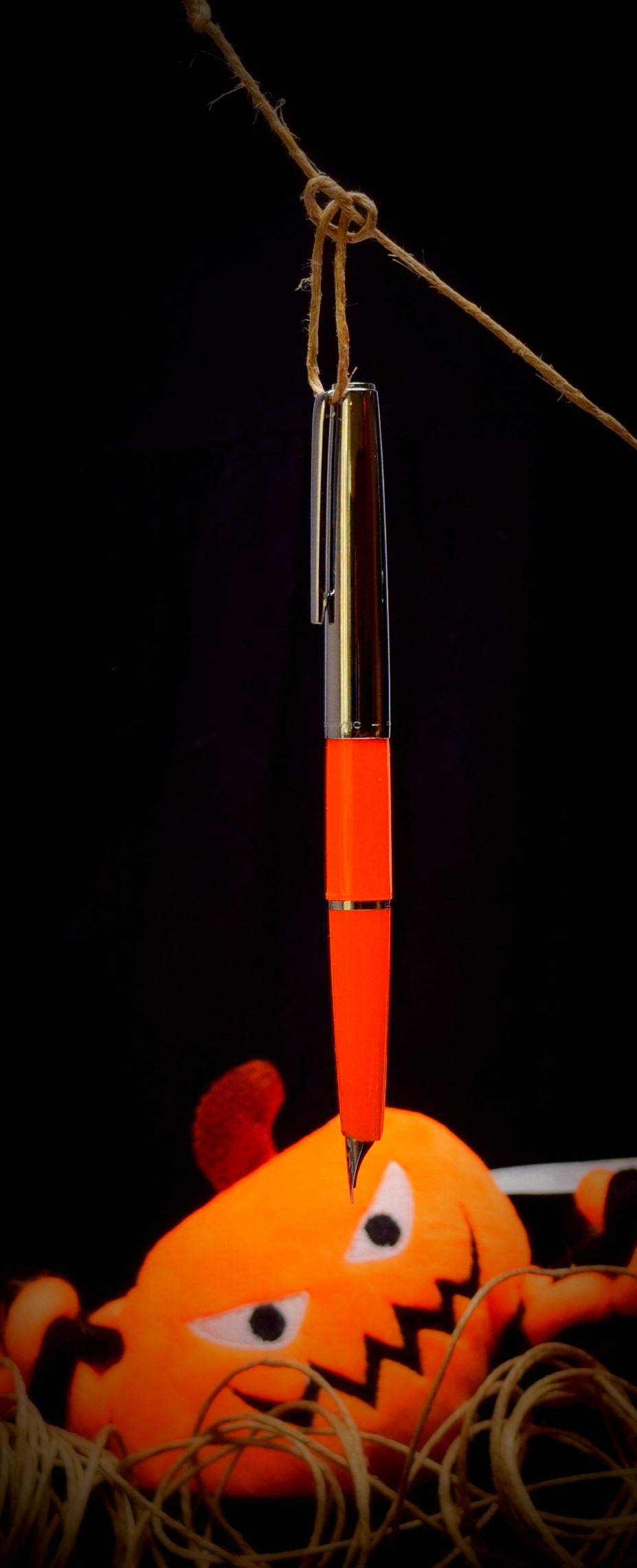 Scary Pens Gallery Halloween special fountain pen photo session