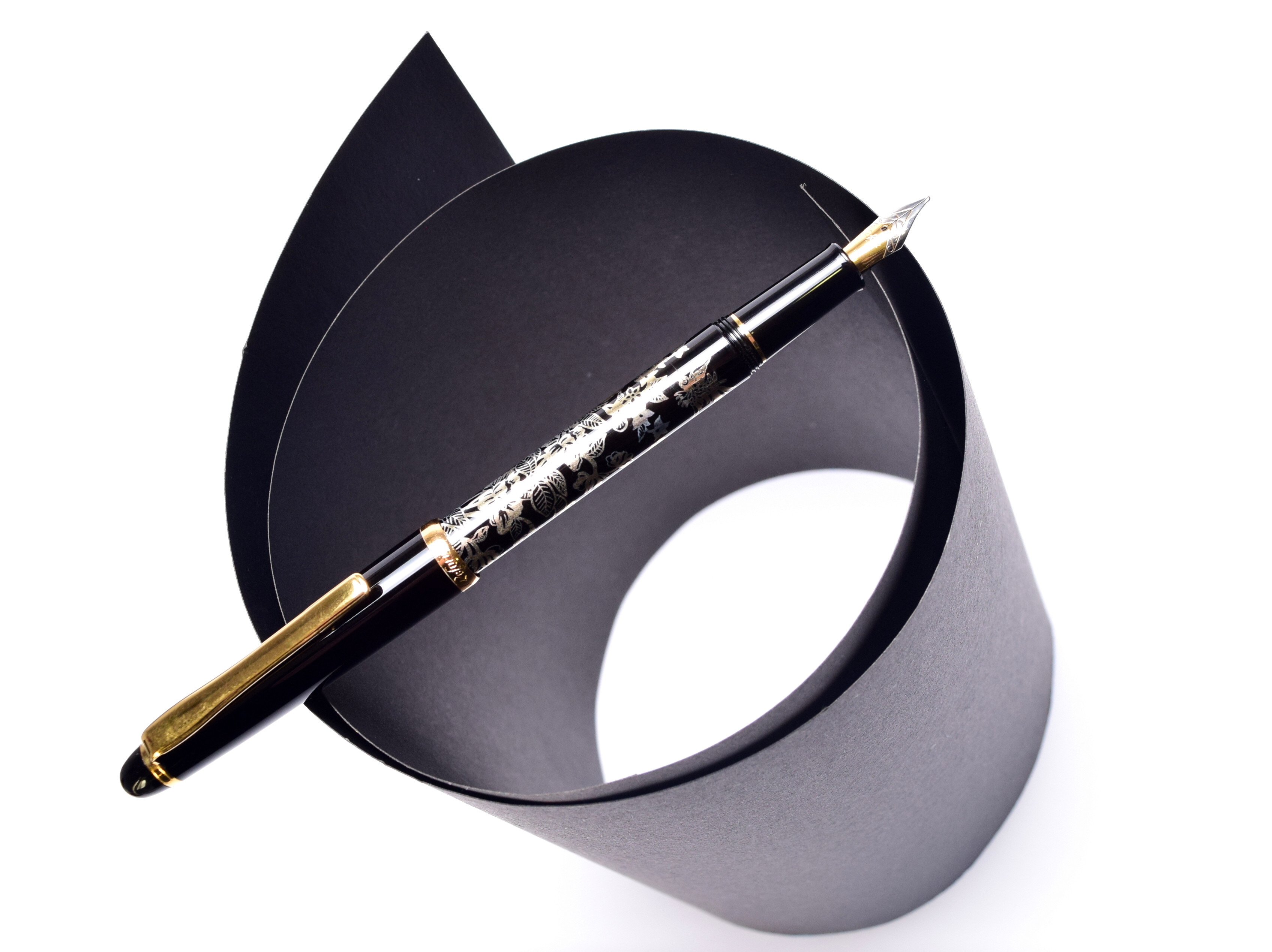 Rare 1980s Classic Modern Reform Black Resin & Gold Flower Motif Gold ...