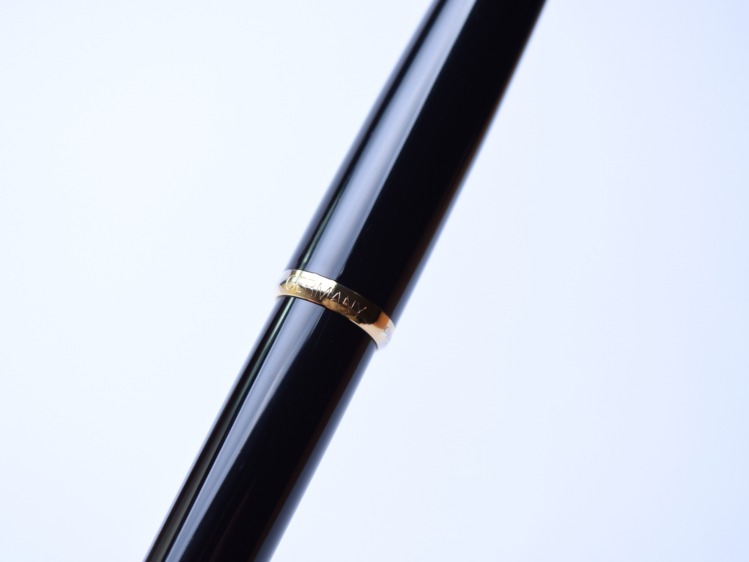 1980's SENATOR Classic Black Resin M Medium Nib Fountain Pen - Pens