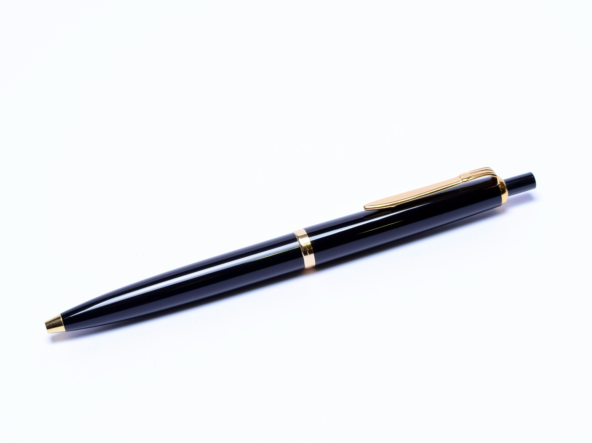 Reform Germany 4328 Round Black Resin & Gold B Broad Nib Fountain ...